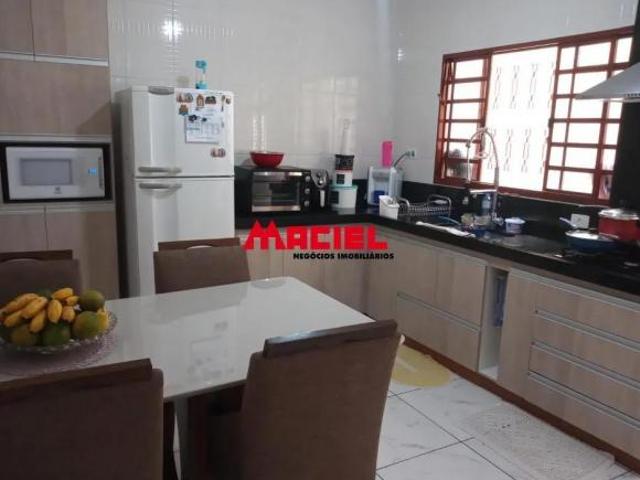 CASA TERREA NO INTERLAGOS COM 03 DORMITORIOS SENDO UMA SUITE NO INTERLAGOS