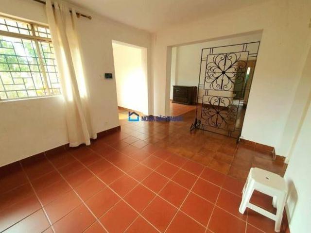 Casa térrea no Jabaquara | 290m² | Quintal amplo | 3 vagas