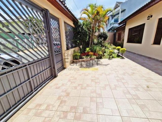 Casa Térrea no Jardim Guapira, com 3 quartos, 3 vagas, em rua fechada