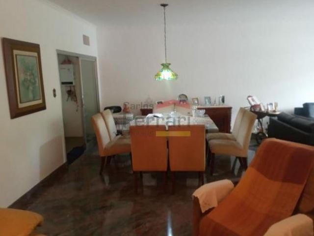 Casa térrea no Jardim França, 3 dormitórios sendo 1 suíte, edícula, 5 vagas, estuda permuta