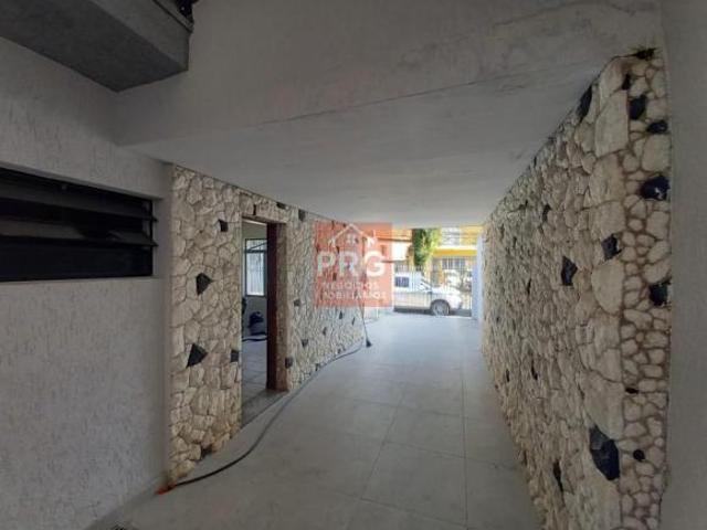 Casa Térrea no Jardim Maria Rosa: Espaço e conforto para sua família! 2 quartos, 1 sala, 2 banheiros
