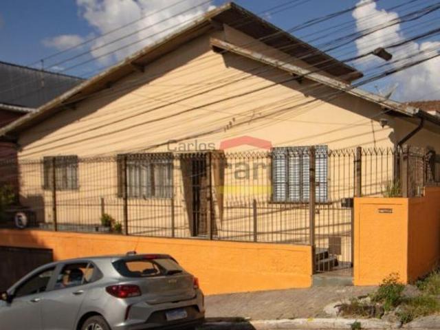 Casa Térrea no Jardim Tremembé com 3 dormitórios, quintal, garagem coberta com 2