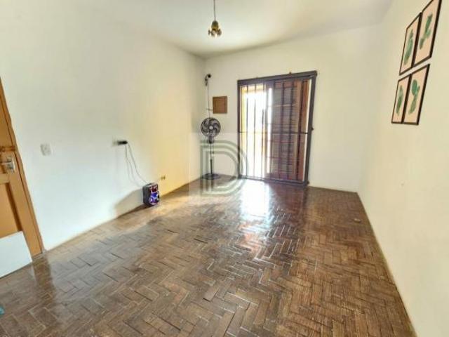 Casa térrea no Jd. Esther 3 dormitórios, varanda e 2 vagas | Butantã