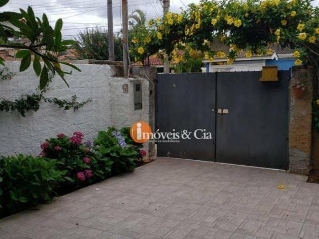 Casa Térrea no Parque dos Coqueiros, Atibaia – 3 Quartos, Suíte, Jardim e Lazer – R$ 850 Mil