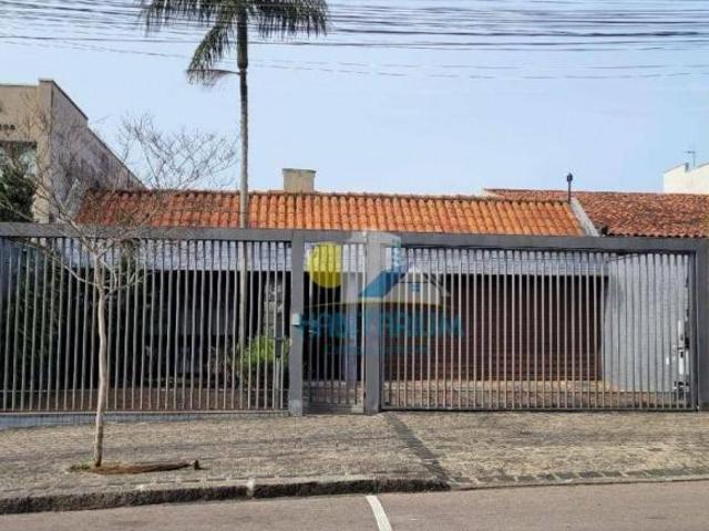 Casa térrea no Rebouças, 3 dorm, 4 vagas