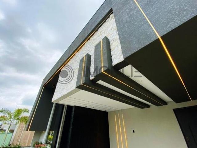 Casa térrea no Residencial Evidências em Indaiatuba com 3 suítes, piscina aquecida e pé direito dupl