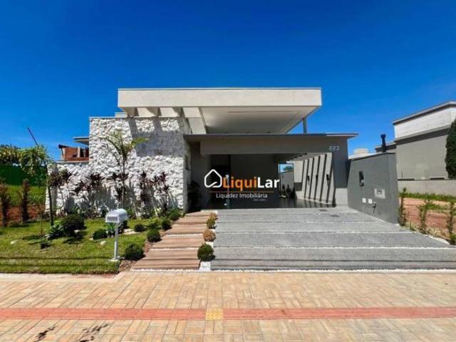 Casa Térrea no Residencial Shalom – 3 Suítes, Piscina Aquecida e Espaço Gourmet em Condomínio de Alt