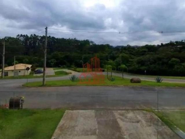 Casa Térrea no Santa Paula, Granja Viana | 3 Suítes, Piscina