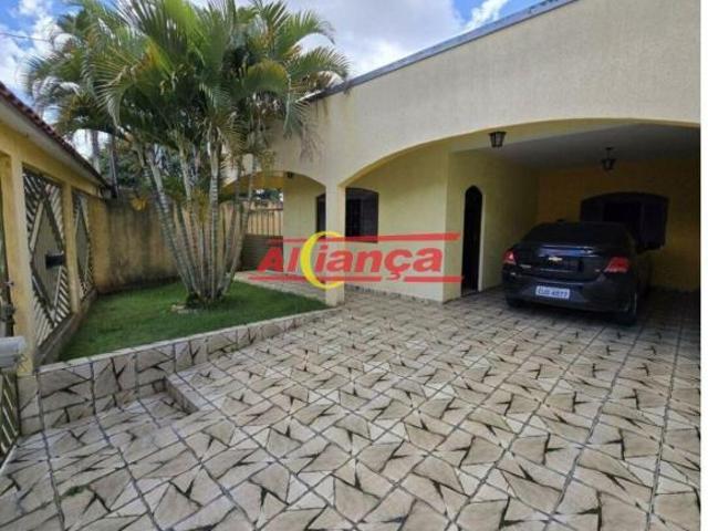 Casa térrea no Santos Dumont com 3 quartos, com terreno de 422m2