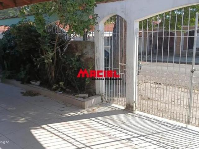 Casa terrea no Satelite com 4 dormitorios