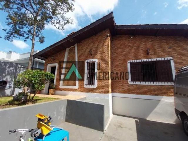 CASA TÉRREA NOS JARDINS DOS PINHEIROS, ATIBAIA