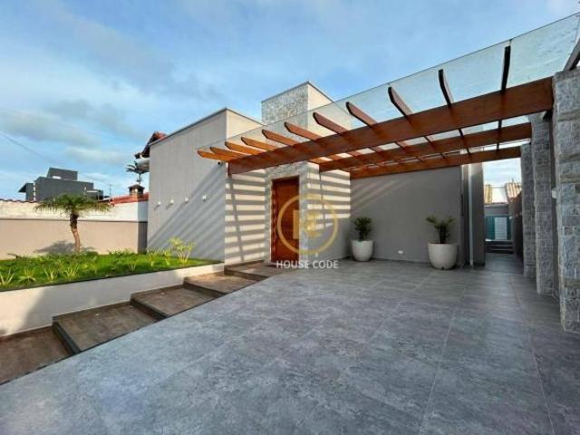 Casa térrea nova à venda com piscina e 3 dormitórios sendo 2 suítes, no bairro Turístico em Peruíbe