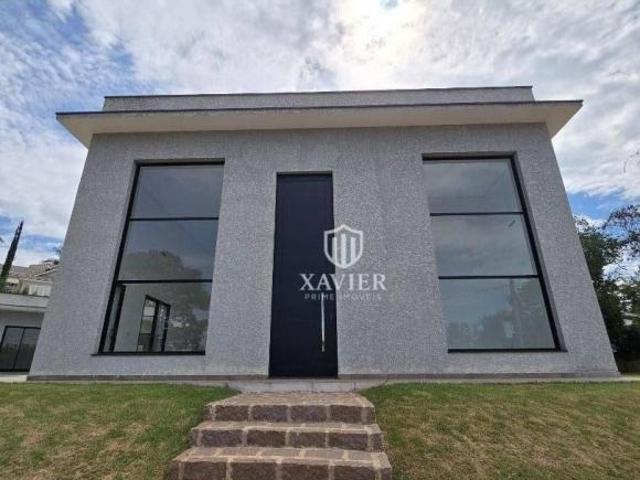 Casa Térrea Nova à Venda no Condomínio City Castelo – 5 Suítes, Piscina e Mais de 3.200 m² de Terren