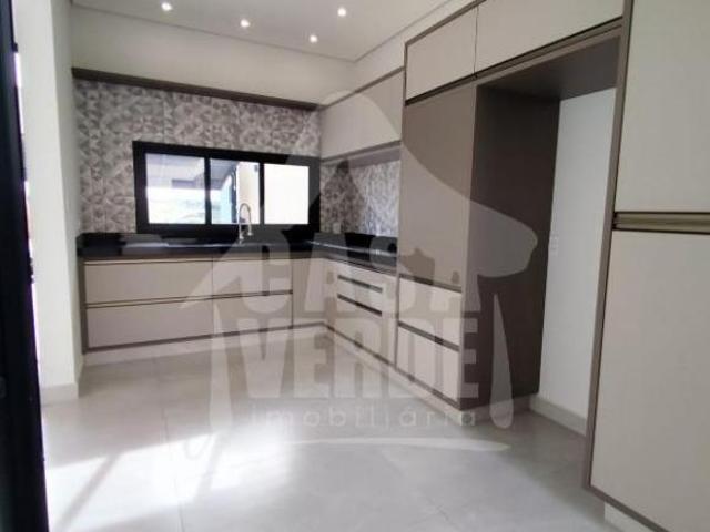 Casa térrea nova à venda no Jardim Bom Sucesso em Indaiatuba/SP