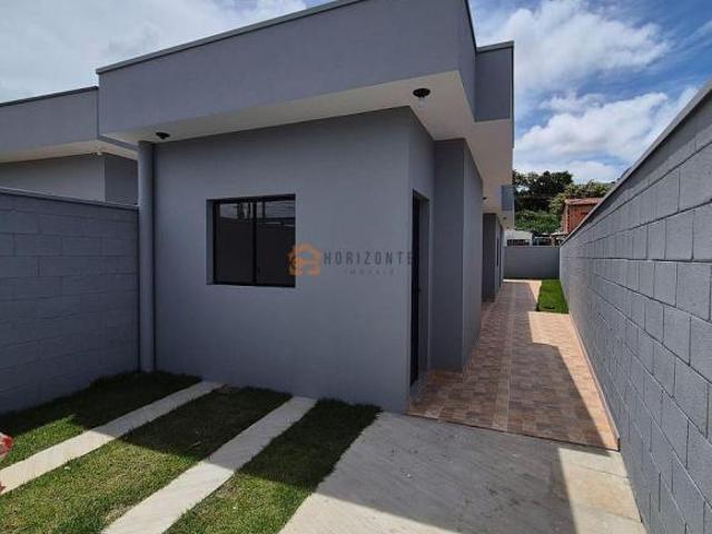 Casa térrea nova à venda no Jardim Layr