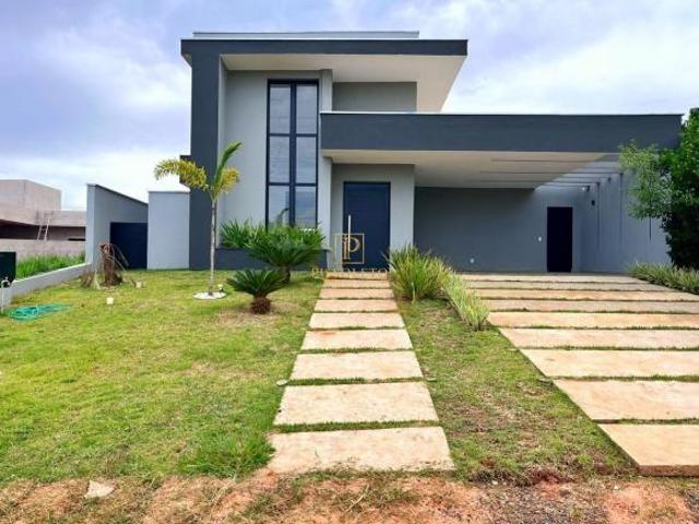 Casa Térrea Nova à Venda no Ninho Verde II | 3 Dormitórios, 2 Suítes e Piscina