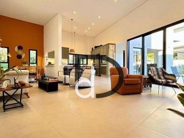 Casa Térrea Nova com 3 Suítes em Condomínio de Alto Padrão Terras de Santa Teresa