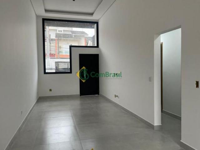 Casa térrea nova com quintal, 3 dormitórios com suíte, em bairro Mogi das Cruzes/SP