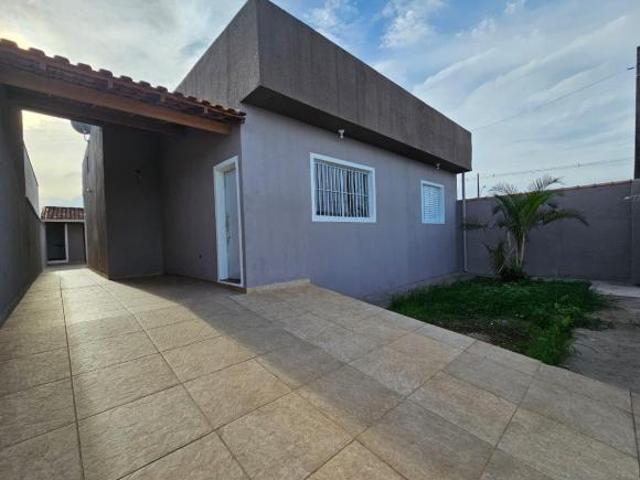 Casa térrea nova e moderna com piscina Flora Rica II Peruíbe/SP