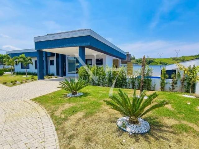 Casa Térrea NOVA em Condomínio Fechado !
