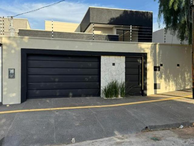CASA TÉRREA NOVA JOÃO VAZ Casa de Rua com 3 Quarto s por R$ 1100000.00 no setor Vila João Vaz SL322