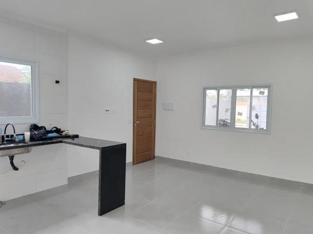 Casa térrea novíssima com suíte