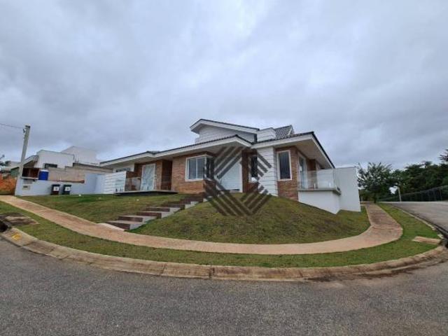 Casa Térrea Novíssima, frente área verde, com 3 suítes, espaço gourmet e piscina à venda, 394 m² Eco