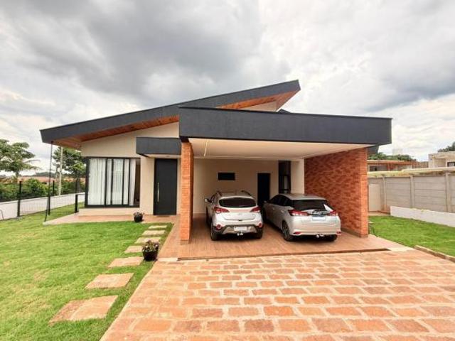 Casa térrea novíssima no loteamento fechado Cafezal IV em Itupeva R$1.890.0