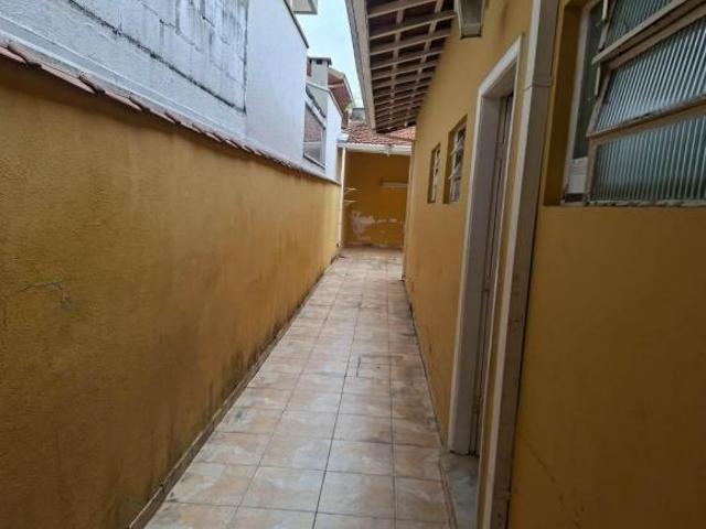 CASA TÉRREA NUM TERRENO DE 250M² NA FERRADURA DO JARDIM DAS INDÚSTRIAS