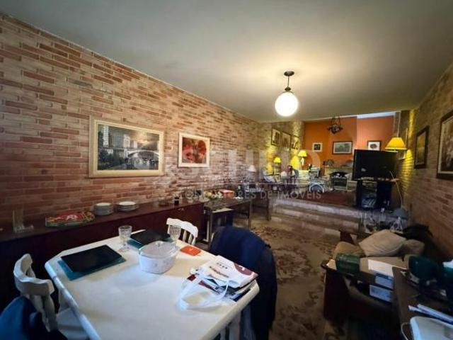 CASA TÉRREA OPORTUNIDADE PARA REFORMA E MODERNIZAÇÃO NO JARDIM MARAJOARA