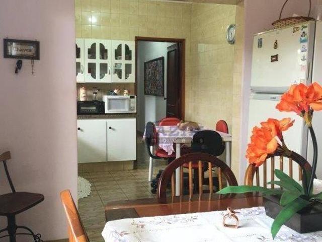 Casa térrea ótima localização Centro Vinhedo/SP