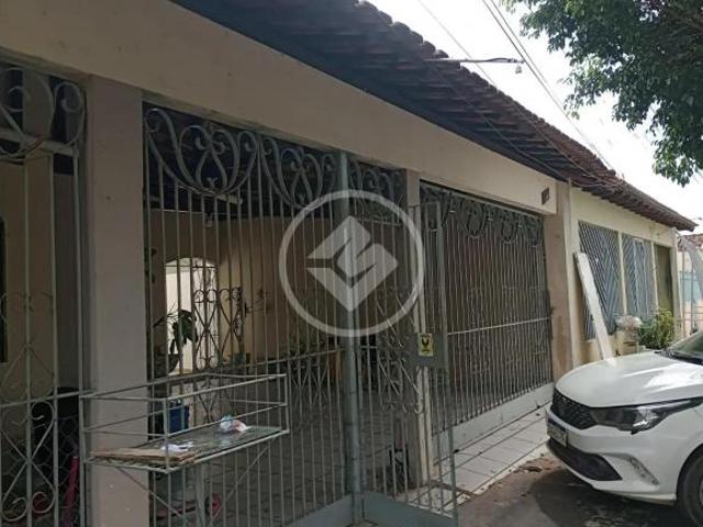 Casa Terrea Otima Localização. Perto dos Shopping Goiabeiras, Hospital Jd. Cuiabá, Shopping Esta