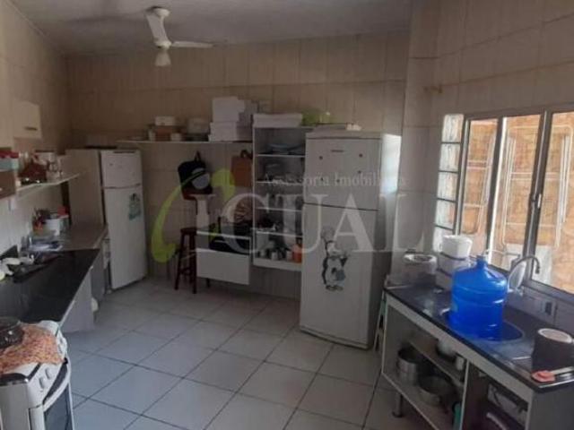 Casa Térrea Ótima Localização Próximo do Comércio Local