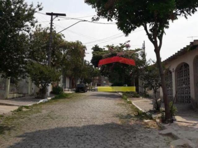Casa Térrea, ótima para investidor!