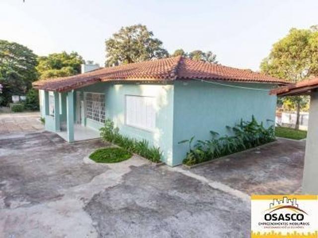 CASA TÉRREA PAR USO COMERCIAL NO MIOLO DA GRANJA VIANA