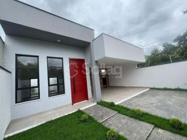 Casa térrea para comprar no bairro Jardim das Videiras em Vinhedo, interior de São Paulo