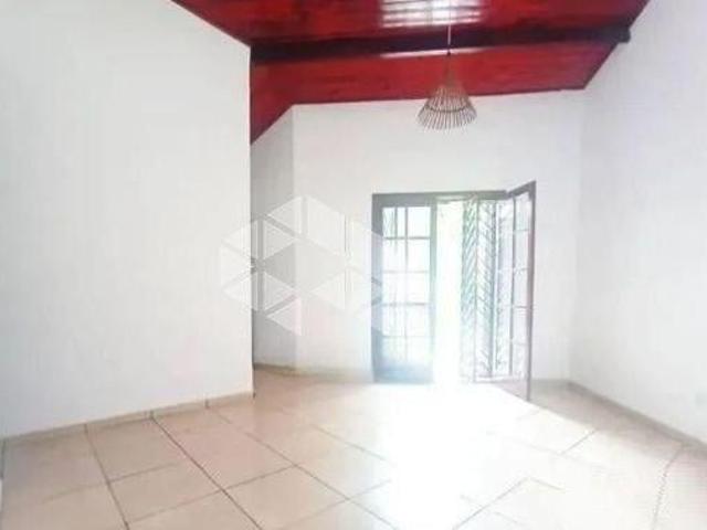 Casa térrea para locação na Vila Mazzei com 3 quartos, uma suíte e 5 vagas