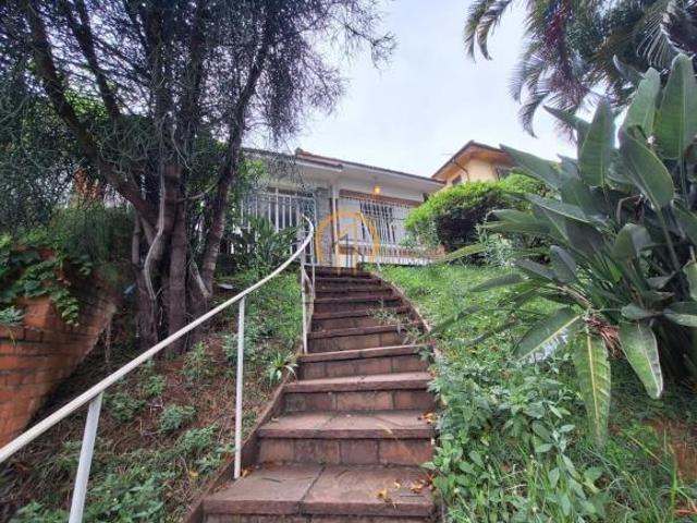Casa térrea para venda na Lapa, 5 quartos, 1 suíte, 2 vagas de garagem, 377m²