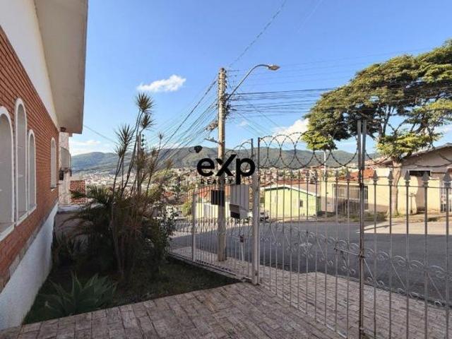 Casa Terrea para venda no Jardim São Paulo em Poços de Caldas com 190m, 3 quartos sendo 1 suite