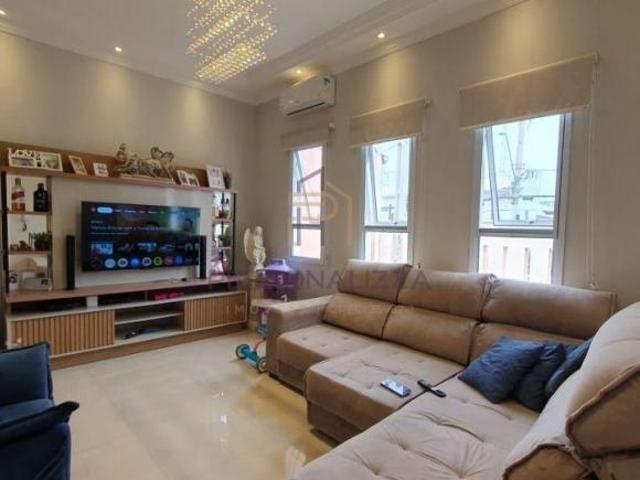 Casa terrea para venda, com 2 vagas, 3 quartos, churrasqueira, localizacao excelente proximo a Rua d