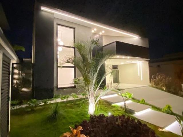 Casa térrea para venda com 3 suítes e piscina no Condomínio Granja Anita em Mogi