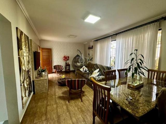 Casa Térrea para Venda em Mauá, Matriz, 3 dormitórios, 2 suítes, 4 banheiros, 3 vagas
