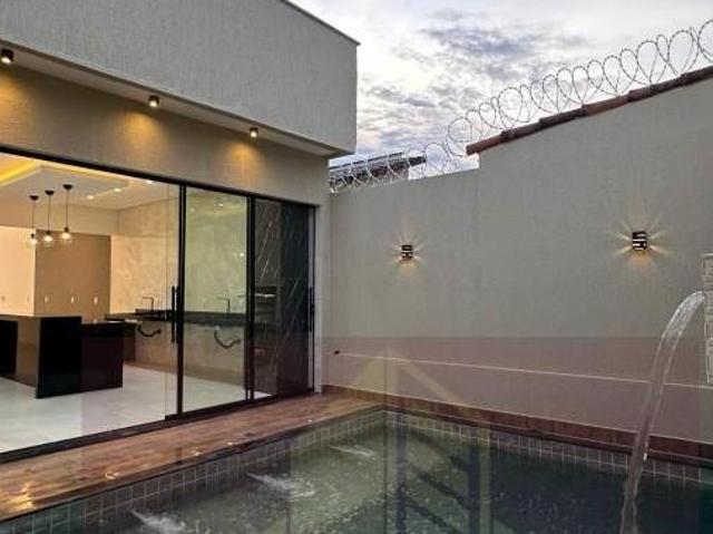 Casa Térrea para Venda em Aparecida de Goiânia, Parque Veiga Jardim, 4 dormitórios, 3 suítes, 4 banh