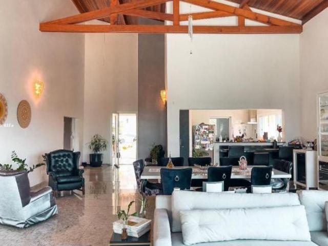 Casa Térrea para Venda em Jandira, Jardim do Golf I, 3 dormitórios, 3 suítes, 3 banheiros, 7 vagas