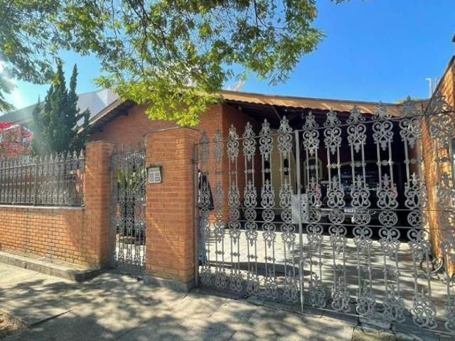 Casa térrea para VENDA, localizada no bairro JARDIM DAS SAMAMBAIAS, na cidade de JUNDIAÍ
