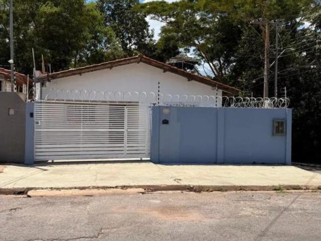 Casa térrea para venda, 3 quartos sendo uma suíte, Santa Cruz, Cuiabá