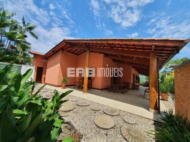 Casa térrea para 6 pessoas em Itamambuca, a 315m do mar He09