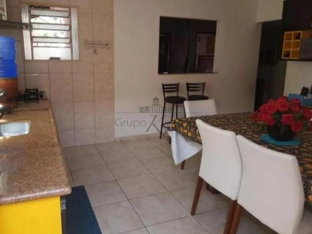 Casa Térrea Parque Industrial 3 Dormitórios 250m²