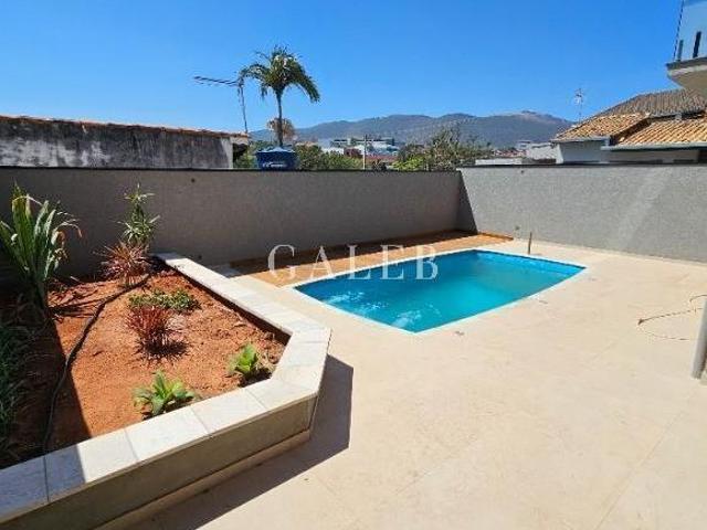 CASA TÉRREA PERTINHO DA AL. LUCAS COM 3 QUARTOS À VENDA