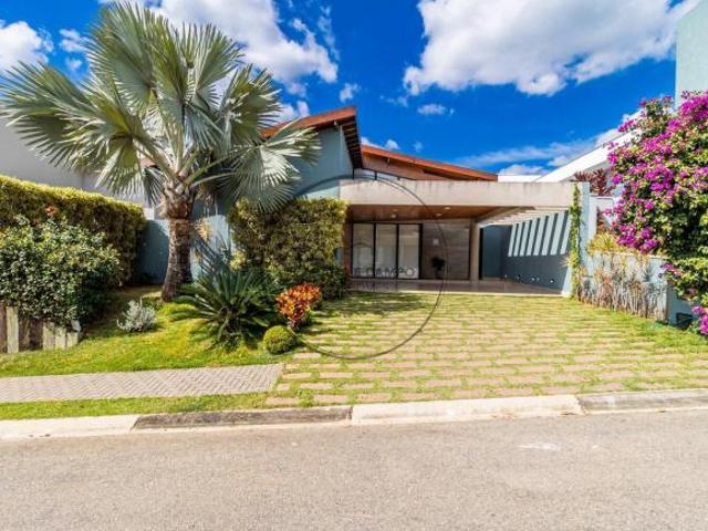 Casa térrea porteira fechada no Shambala III com lazer completo